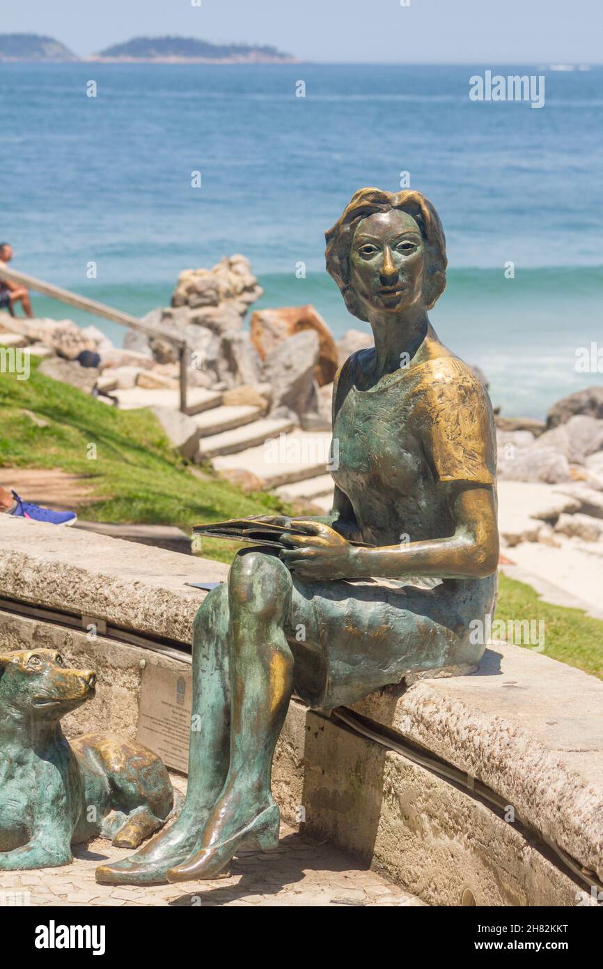 Statua di Clarice Lispector a Rio de Janeiro, Brasile - 23 ottobre 2021 ...