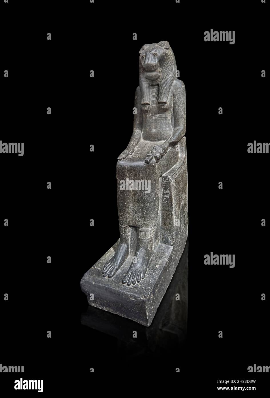 Antica statua egizia seduta della dea Sakhmet, 1410-1372 a.C. 16a ...