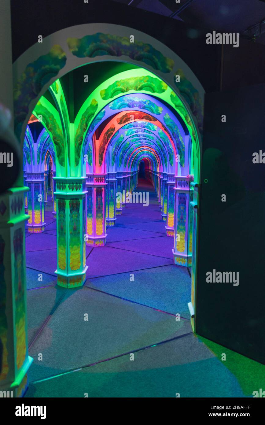 Specchi labirinti immagini e fotografie stock ad alta risoluzione - Alamy