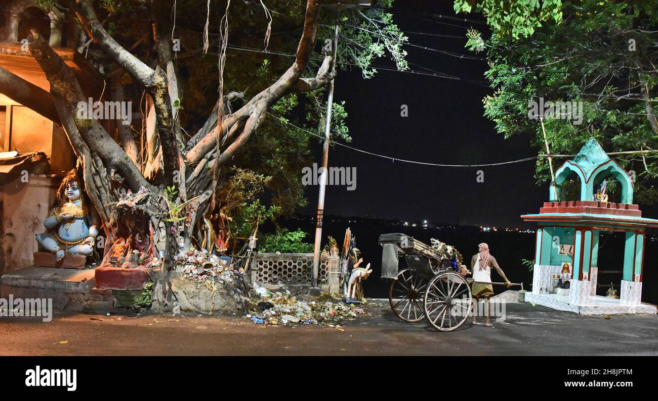 Gli estrattori di risciò di Kolkata. La densa metropoli è tra gli unici ...