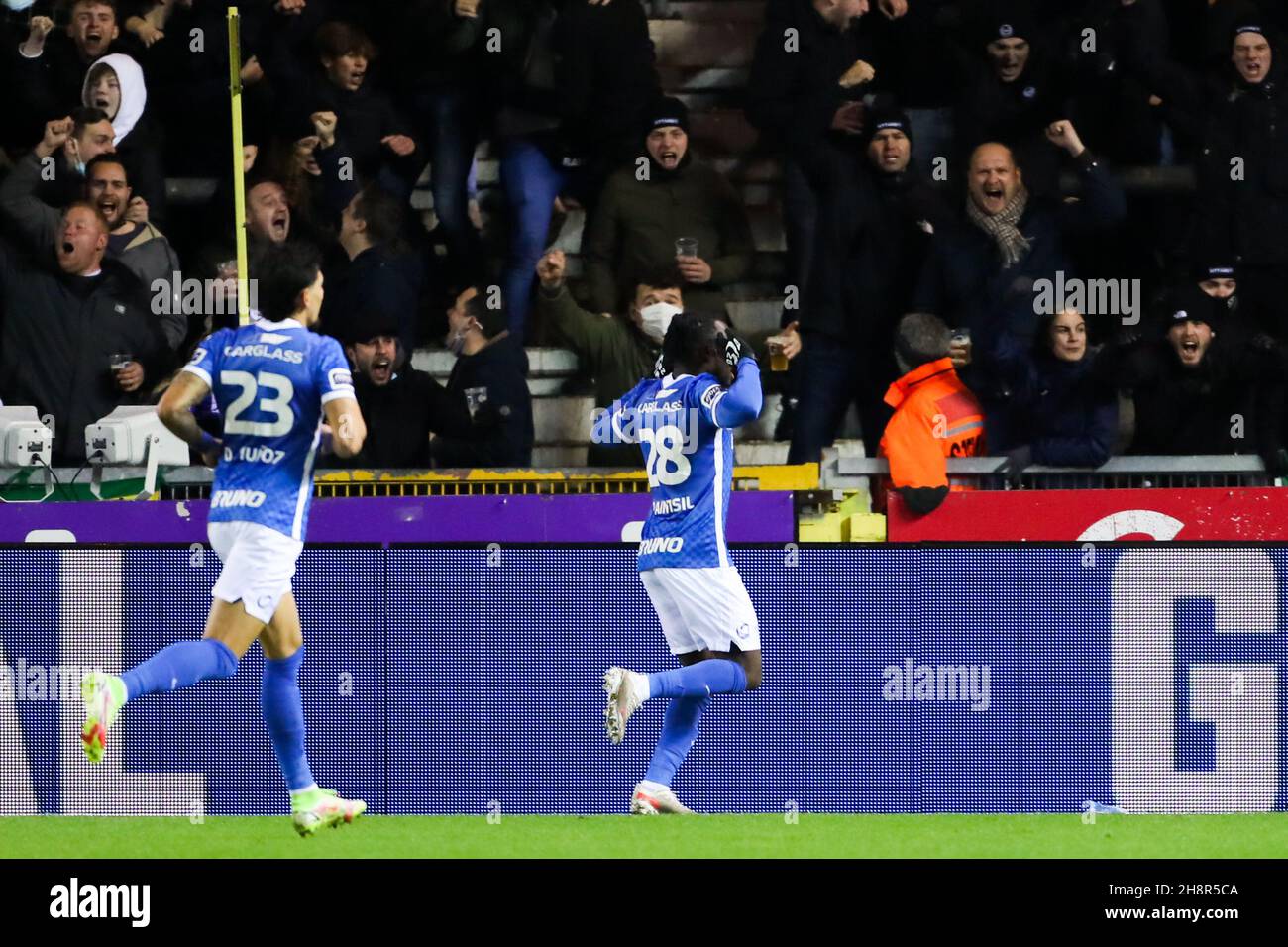 GENK, BELGIO - 1 DICEMBRE: Joseph Paintsil di KRC Genk festeggia dopo ...