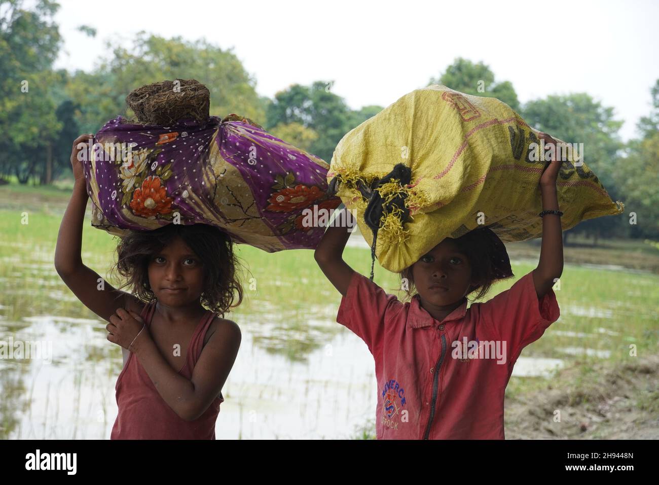 Bambini poveri immagini e fotografie stock ad alta risoluzione - Alamy
