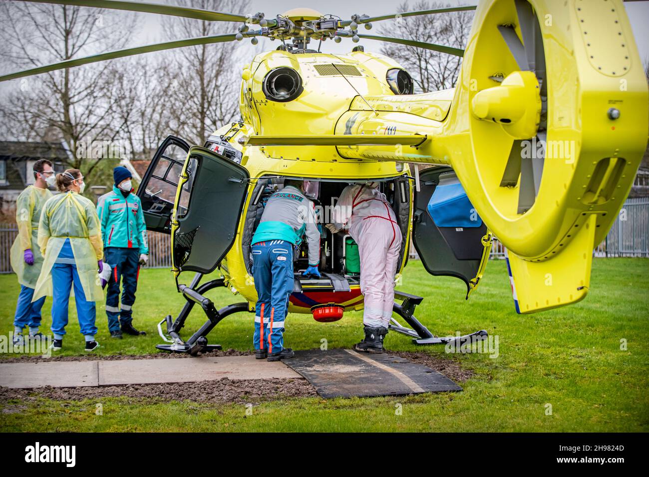 Elicottero ambulanza corona covid 19 ospedale dordrecht wesel ge ...