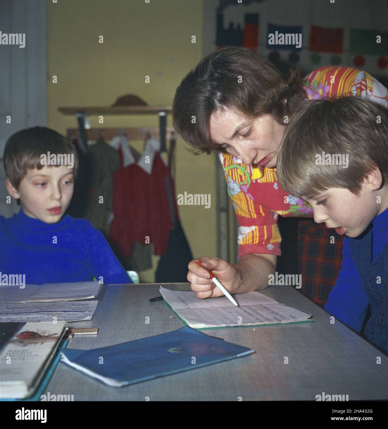 Gdañsk 12,1979. Gdañskie piêcioraczki: Agnieszka, Ewa, Adam, Piotr i ...