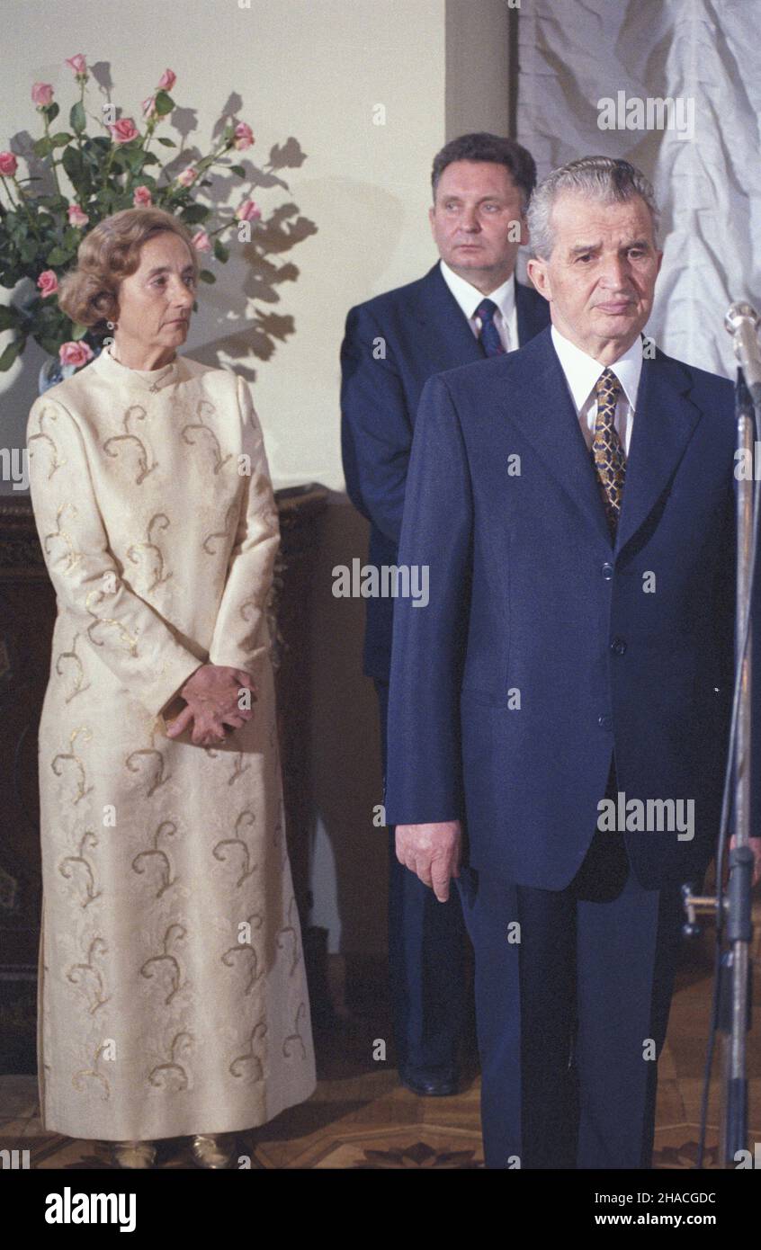 Nicolae elena ceausescu immagini e fotografie stock ad alta risoluzione ...