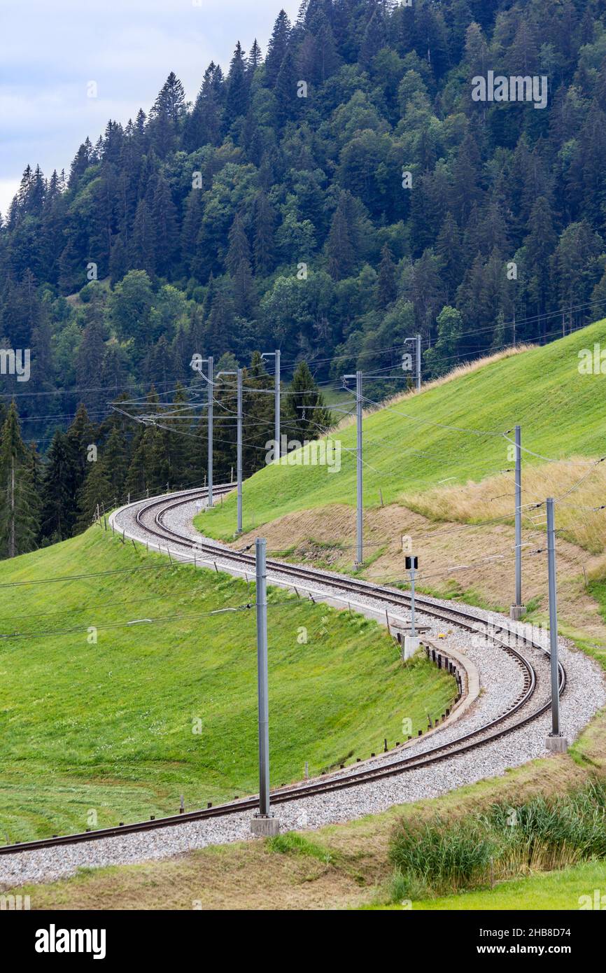 Pista curvy immagini e fotografie stock ad alta risoluzione - Alamy