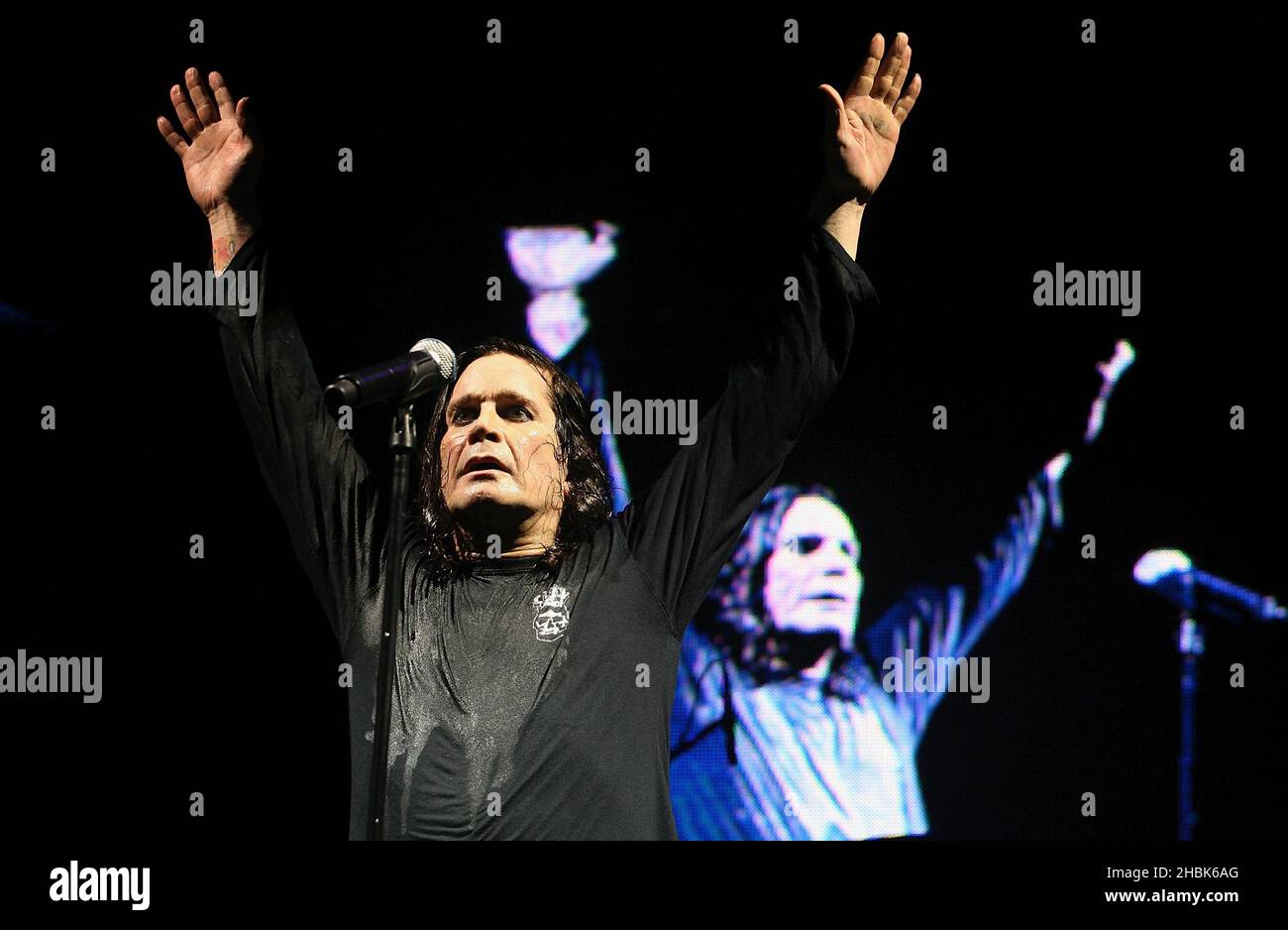 Ozzy osbourne performing on stage immagini e fotografie stock ad alta ...