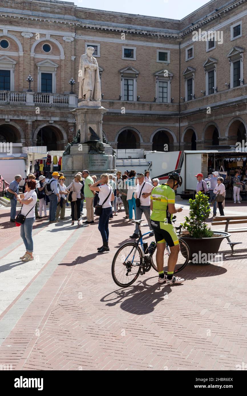 Piazza g leopardi immagini e fotografie stock ad alta risoluzione - Alamy