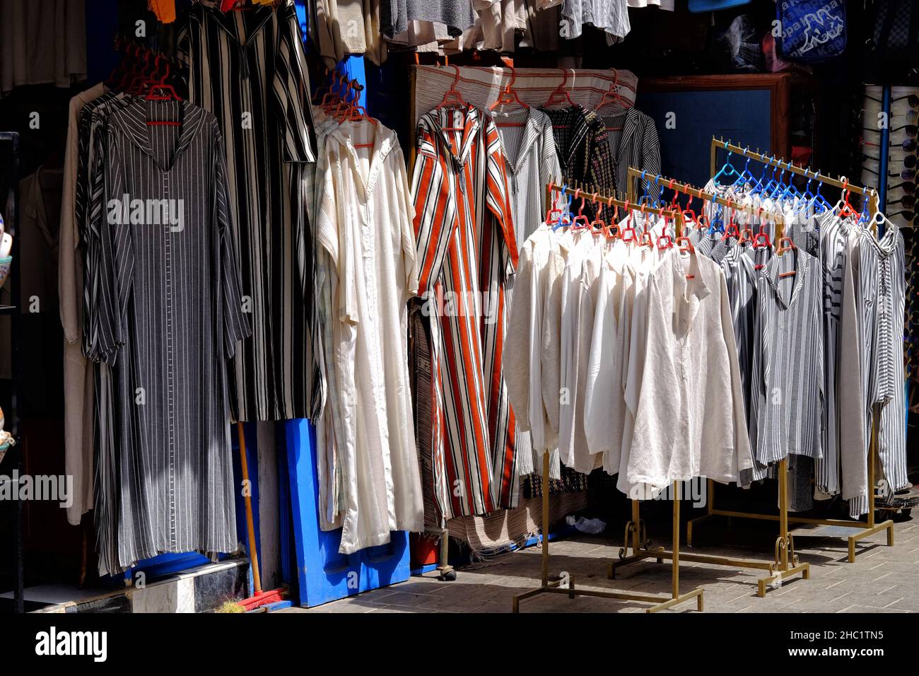 Tipici vestiti marocchini immagini e fotografie stock ad alta ...