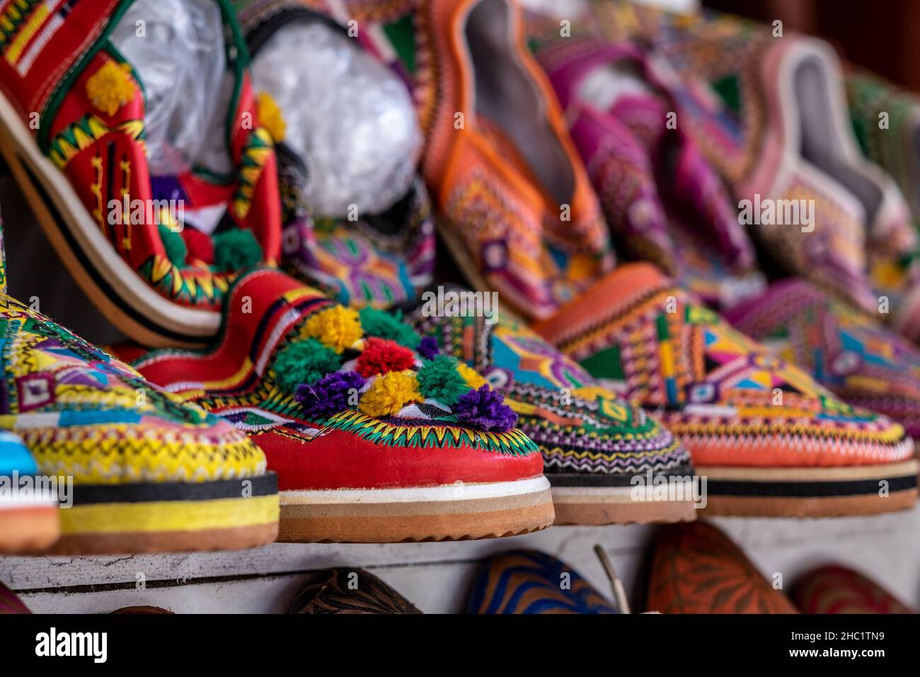 Tipici vestiti marocchini immagini e fotografie stock ad alta ...