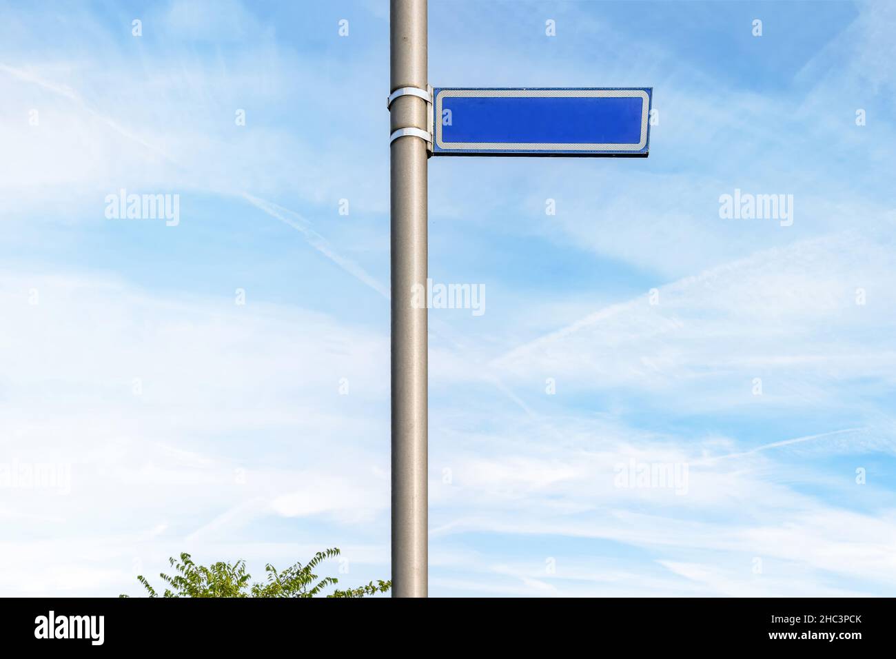 Cartello stradale blu immagini e fotografie stock ad alta risoluzione ...