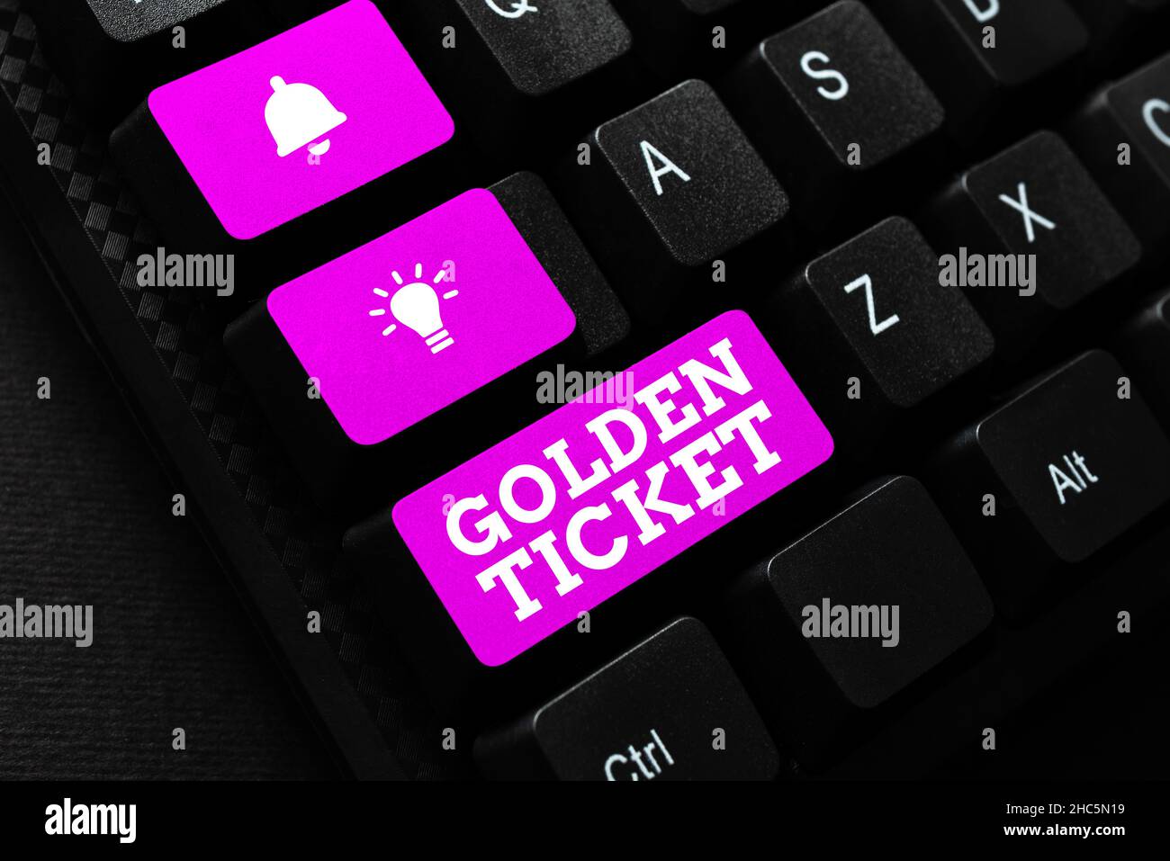 Ispirazione che mostra il cartello Golden Ticket. Concetto significato ...