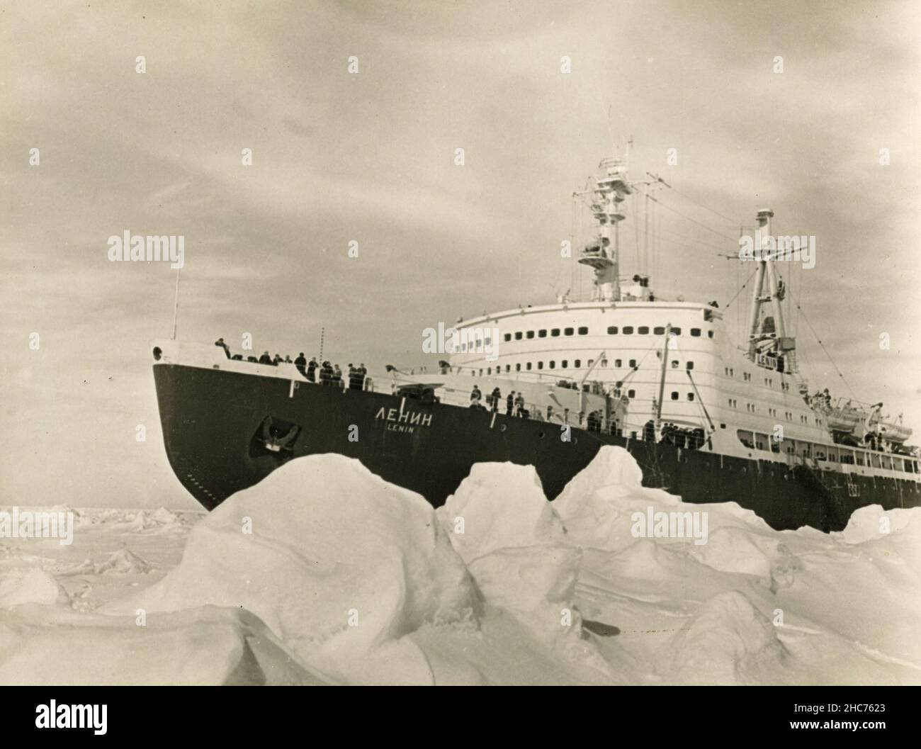 Soviet ship immagini e fotografie stock ad alta risoluzione - Alamy