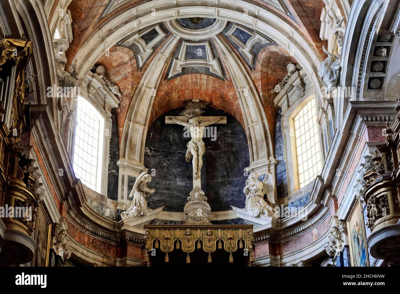 Area dell'altare, volta a soffitto della Cattedrale Basilica se ...