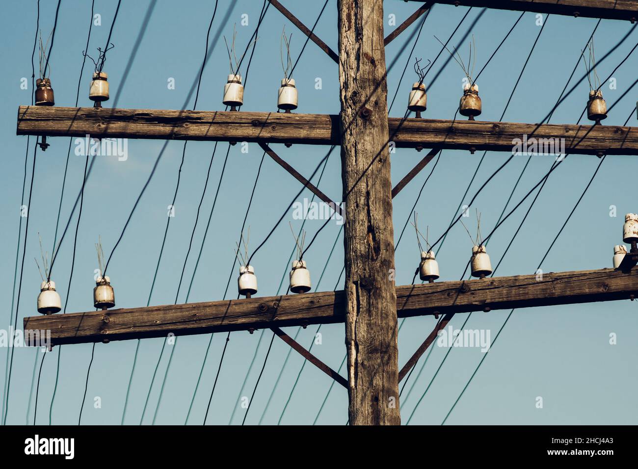 Palo elettrico in legno immagini e fotografie stock ad alta risoluzione ...