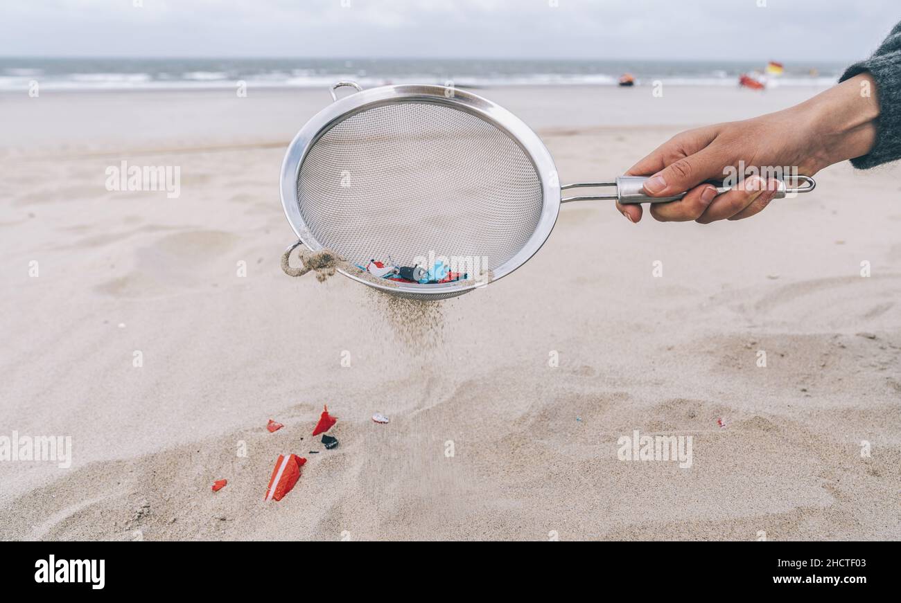 Microplastics fish immagini e fotografie stock ad alta risoluzione - Alamy