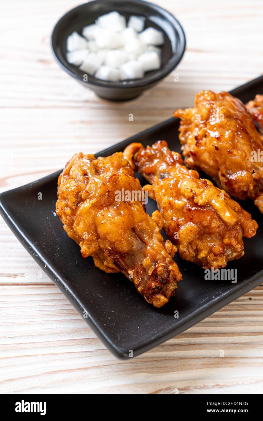 Ali di pollo in stile coreano immagini e fotografie stock ad alta ...