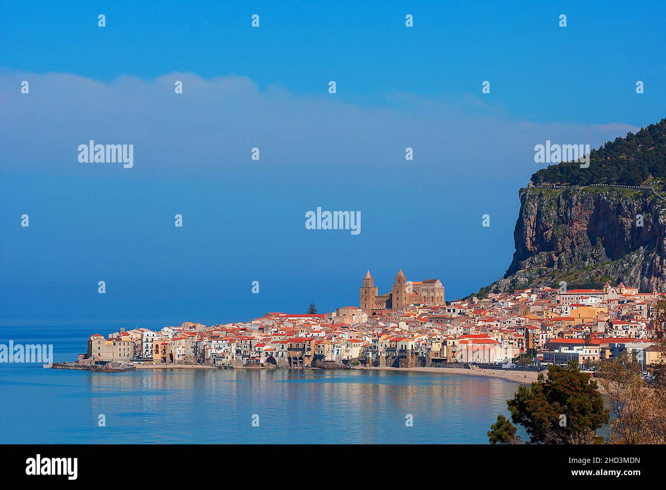 Castello di cefalu immagini e fotografie stock ad alta risoluzione - Alamy