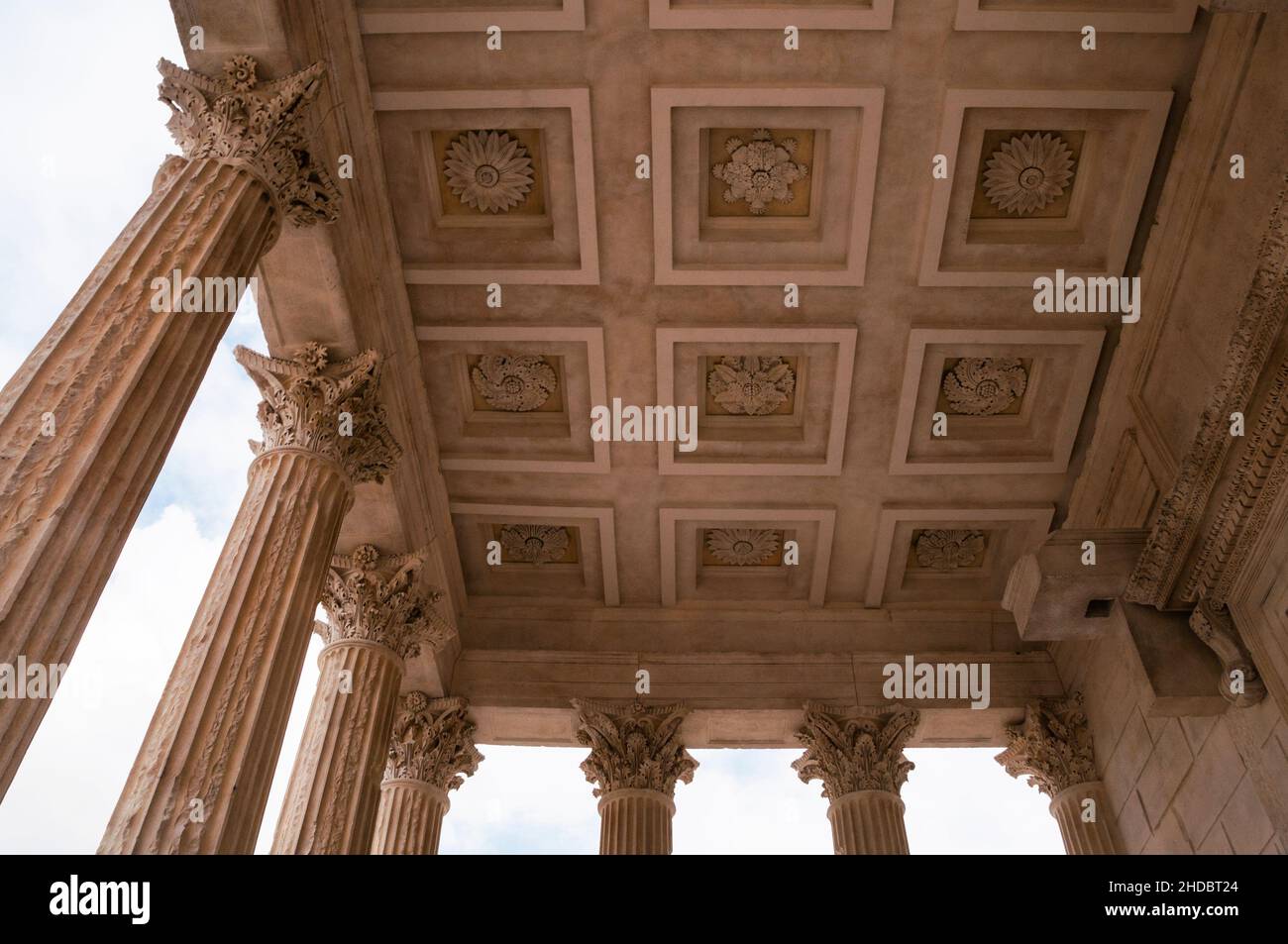 Colonne toscane scanalate immagini e fotografie stock ad alta ...