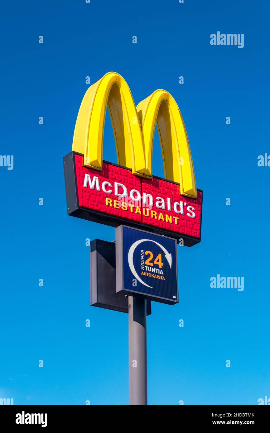 Cartello mcdonalds immagini e fotografie stock ad alta risoluzione - Alamy