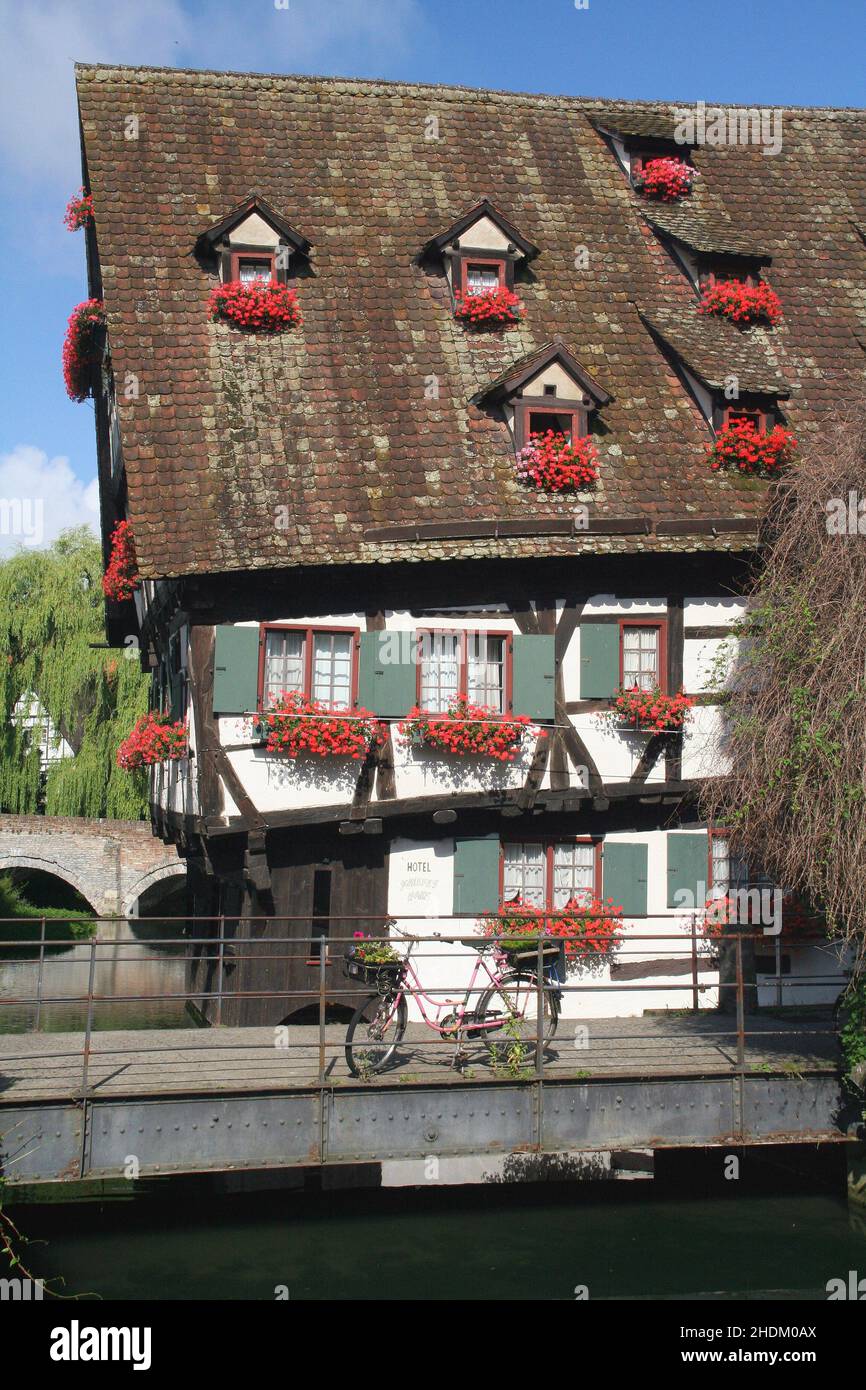 Casa storta dell'hotel immagini e fotografie stock ad alta risoluzione ...