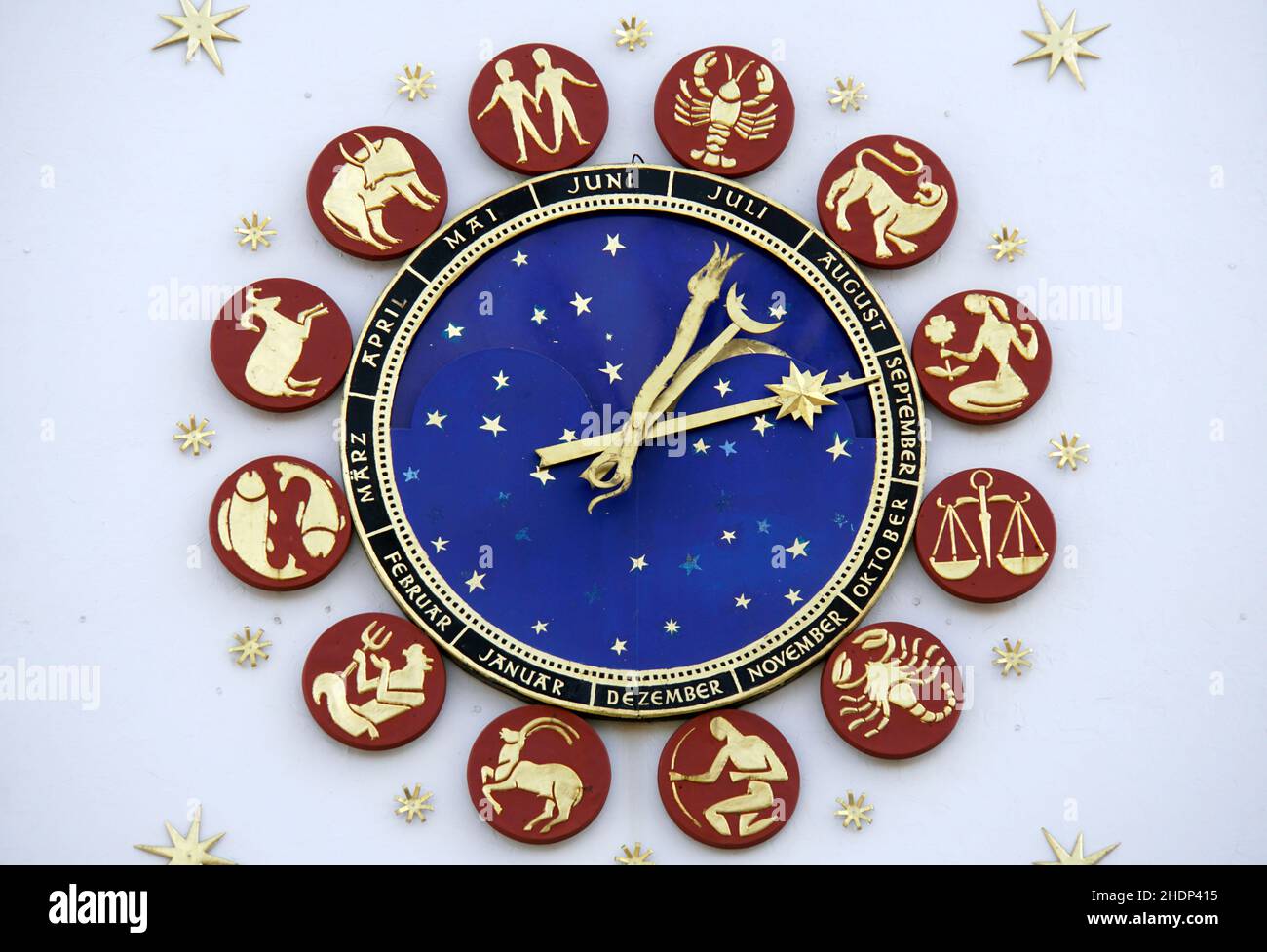 Simbolo dello zodiaco immagini e fotografie stock ad alta risoluzione - Alamy