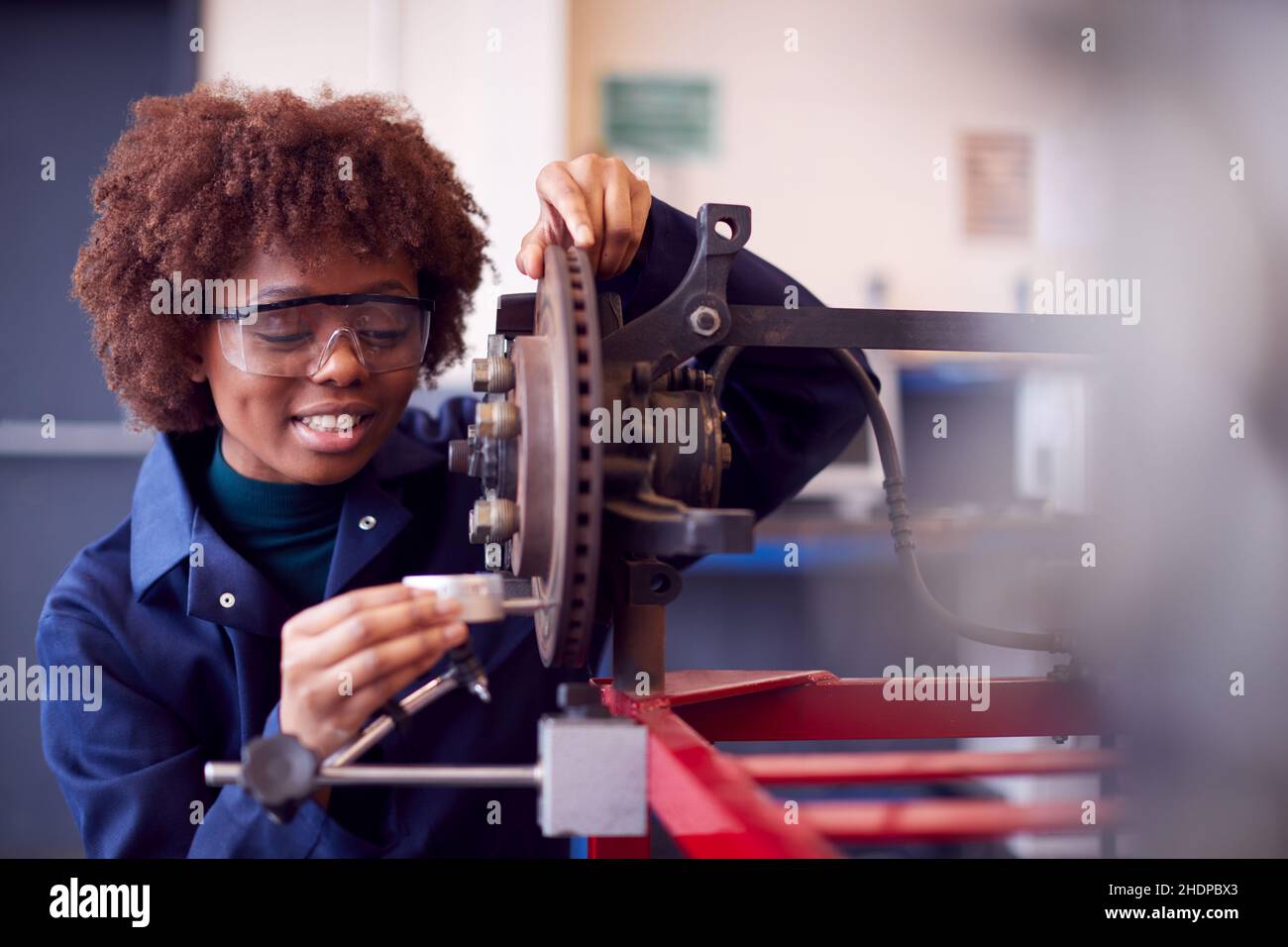 Mechatronics engineer immagini e fotografie stock ad alta risoluzione ...