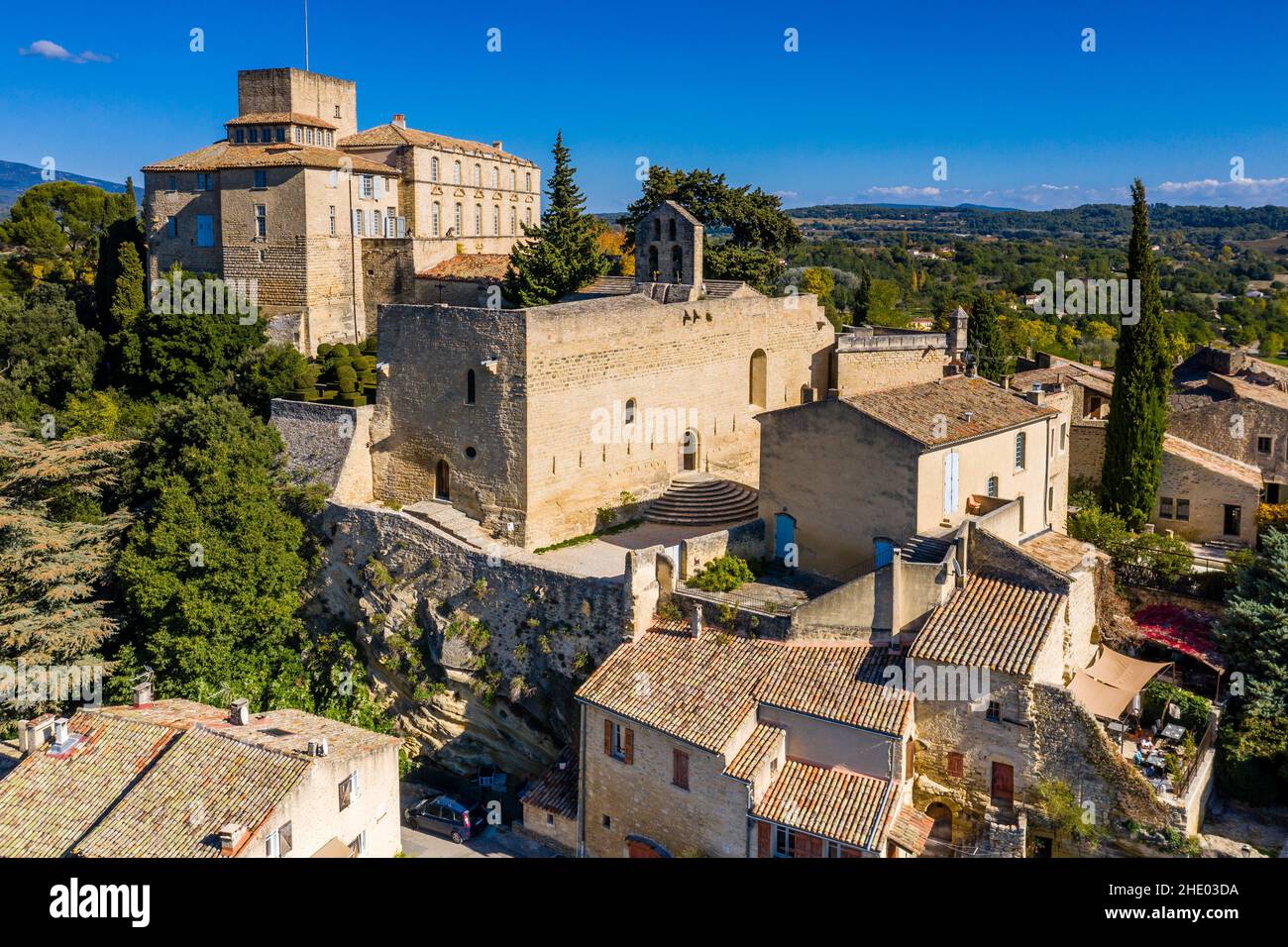 Luberon massif immagini e fotografie stock ad alta risoluzione - Alamy