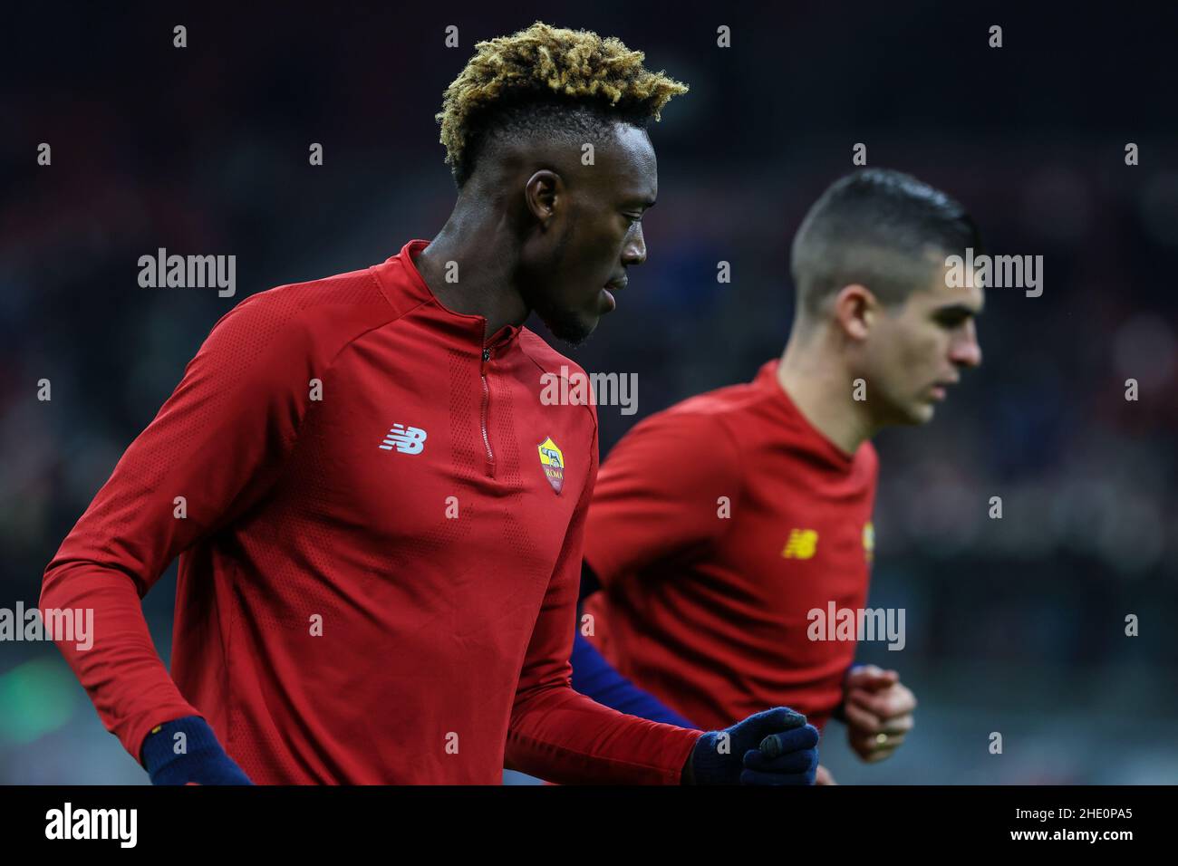 Tammy Abraham of AS Roma si riscalda durante la Serie A 2021/22 partita ...