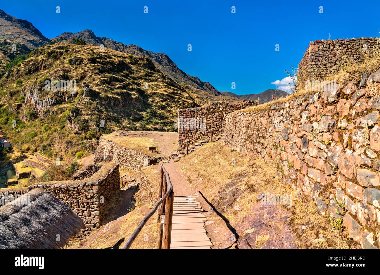 Inca trail ruins trek peru andes immagini e fotografie stock ad alta ...
