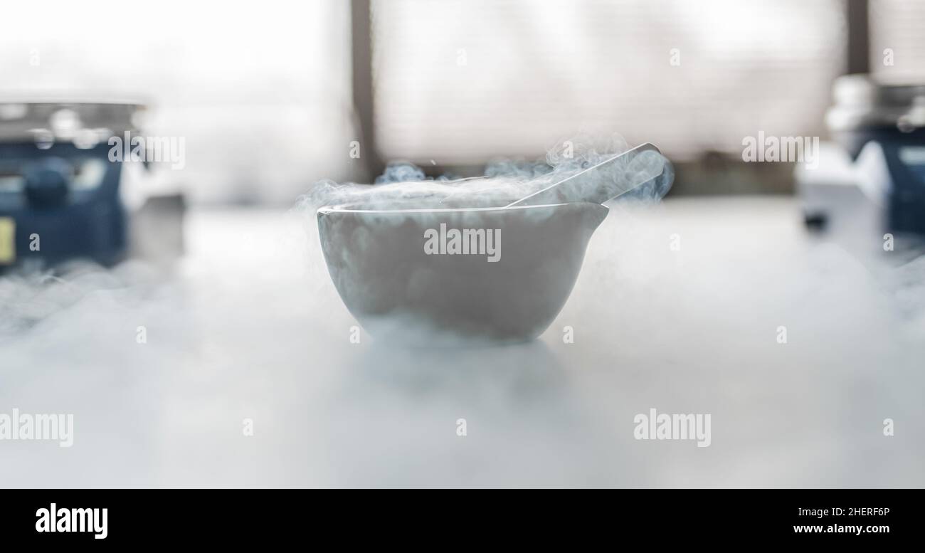 Cucina azoto liquido immagini e fotografie stock ad alta risoluzione ...