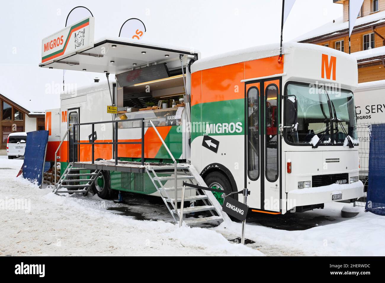 Take the bus immagini e fotografie stock ad alta risoluzione - Alamy