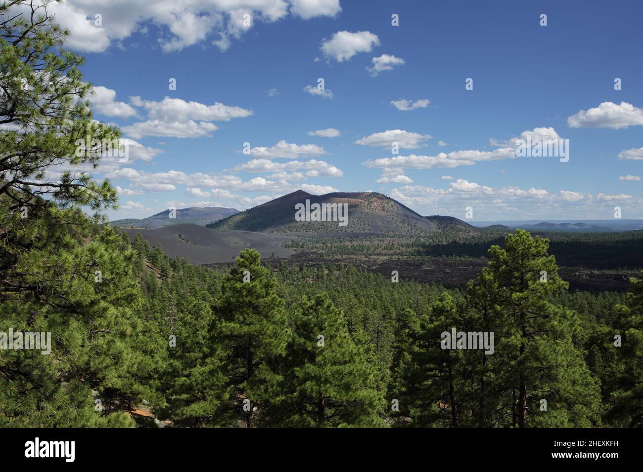 Vulcano a cono immagini e fotografie stock ad alta risoluzione - Alamy