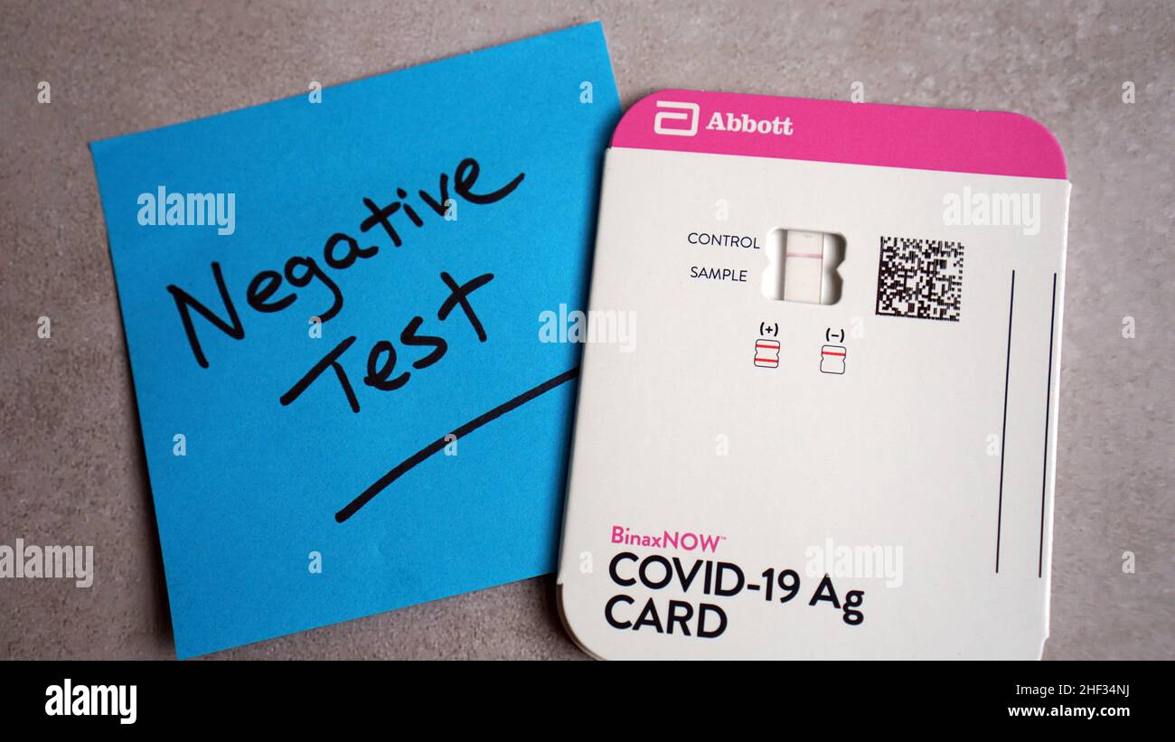 Risultato negativo del test utilizzando il kit BinaxNOW Covid-19 ...