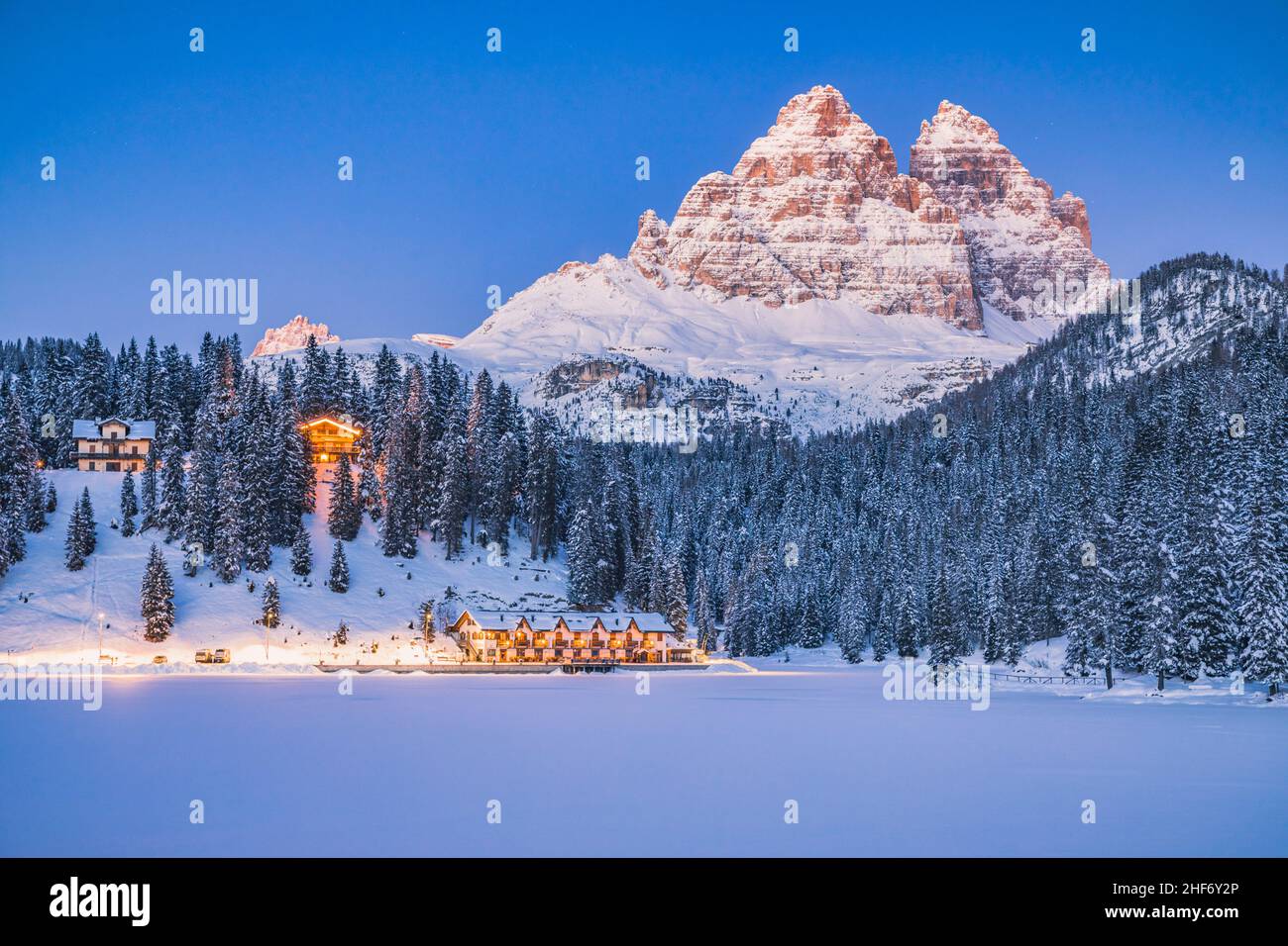 Lago in inverno immagini e fotografie stock ad alta risoluzione - Alamy