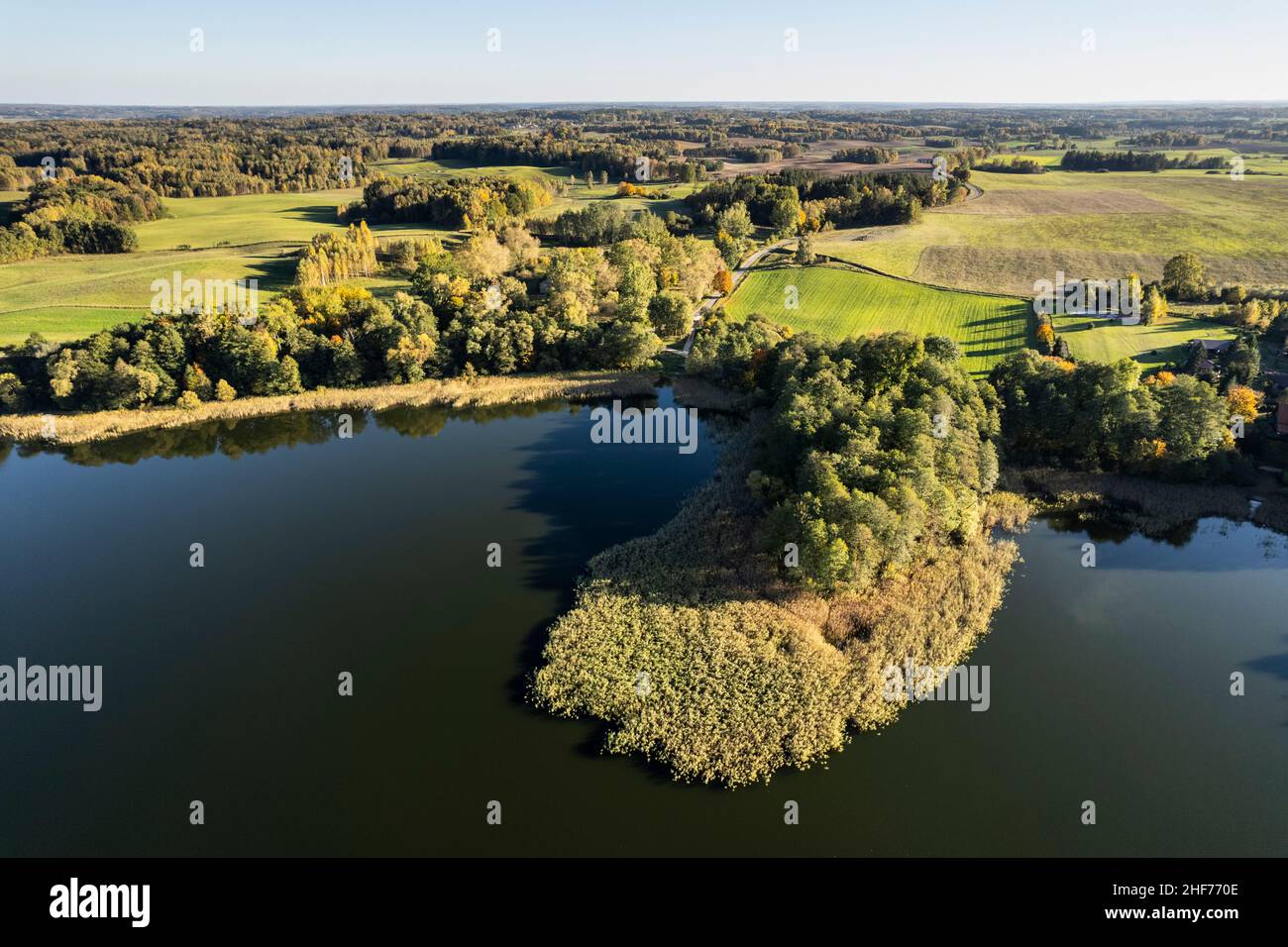 La terra dei grandi laghi masuri lago jelmun immagini e fotografie ...