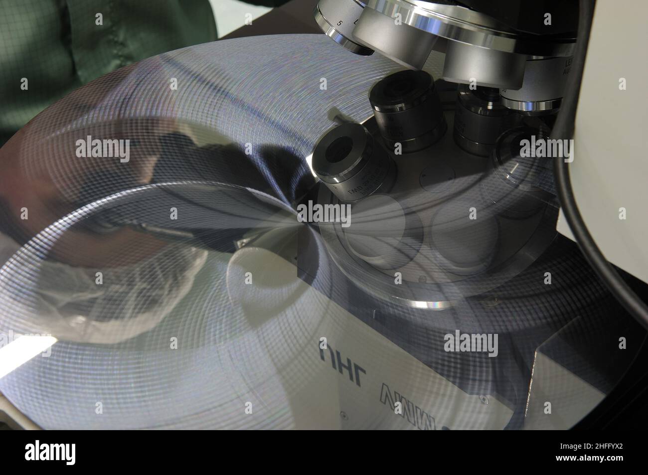 Silicio wafer immagini e fotografie stock ad alta risoluzione - Alamy