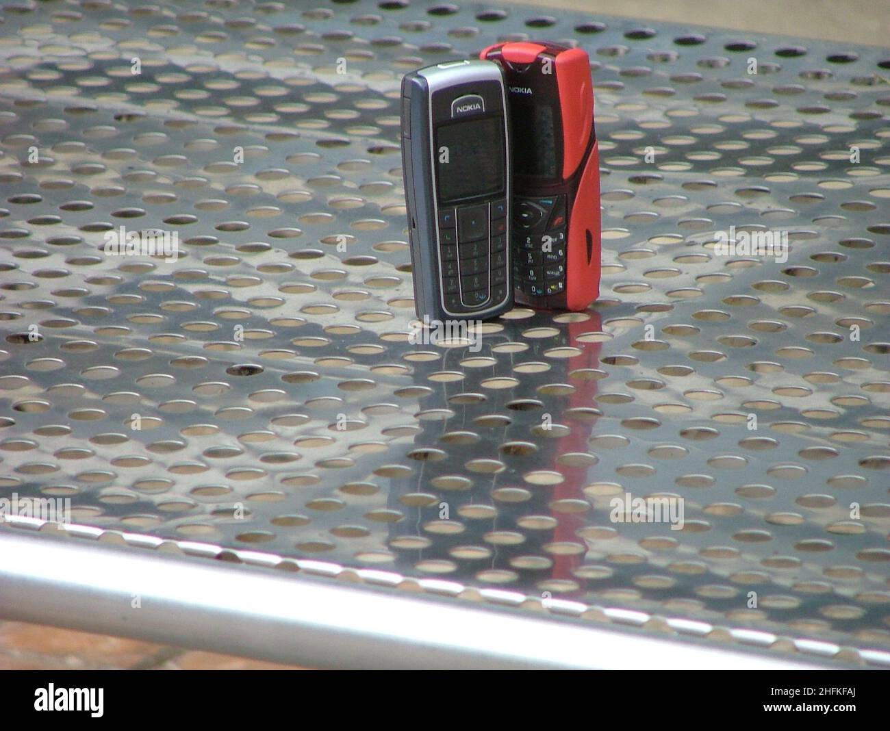 Telefoni degli anni 2000 immagini e fotografie stock ad alta ...