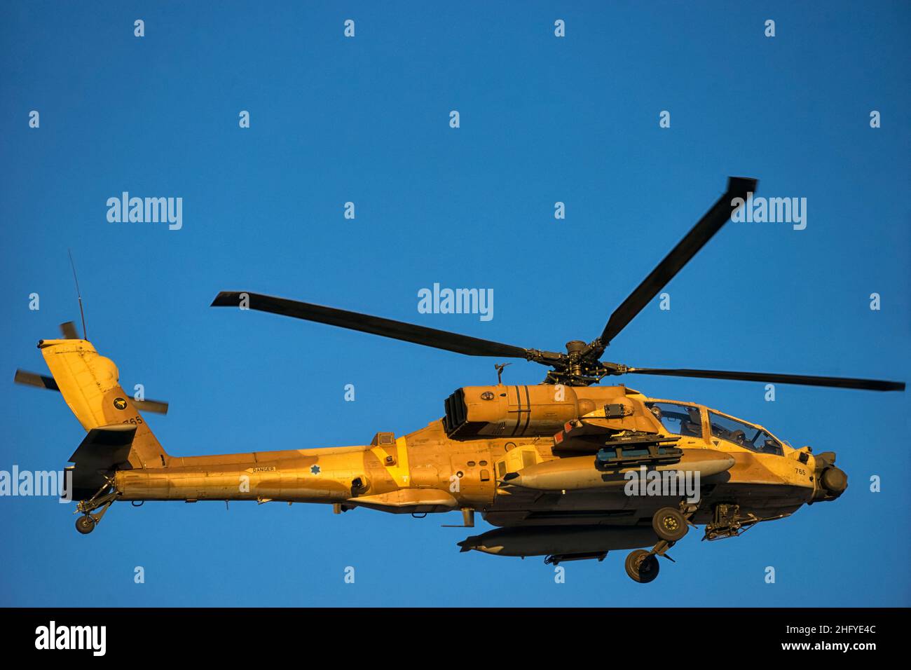 Boeing ah 64d apache longbow immagini e fotografie stock ad alta risoluzione - Alamy