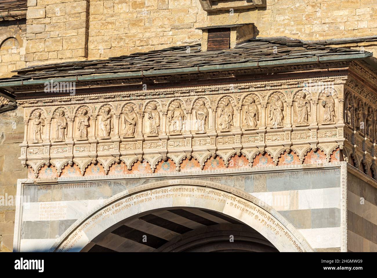 Basilica di Santa Maria maggiore a Bergamo Città alta in stile romanico ...