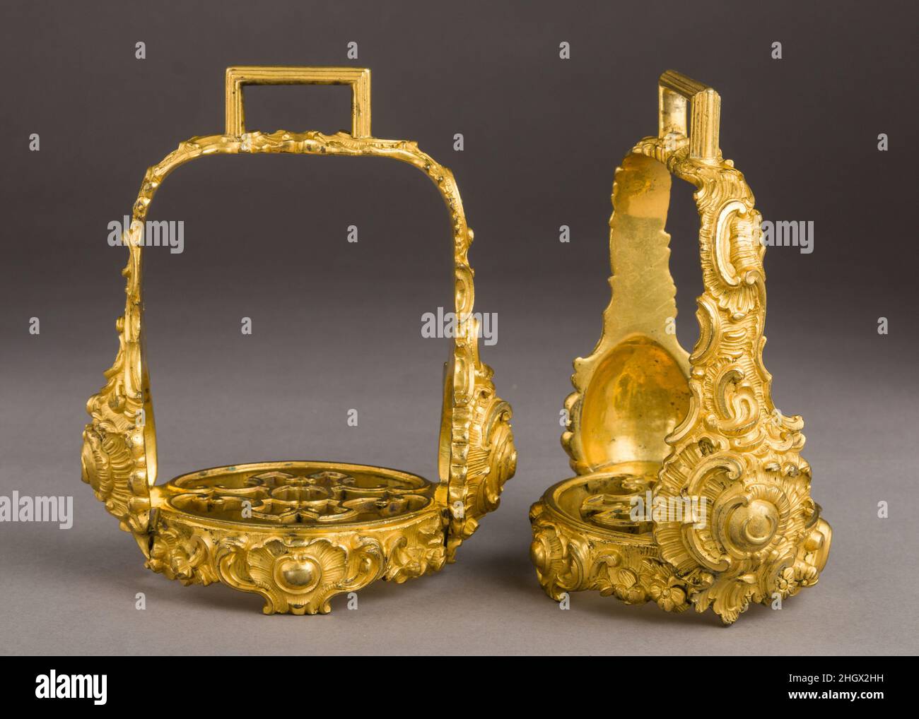 Coppia di staffe 19th secolo Portoghese questo paio di staffe in bronzo ...