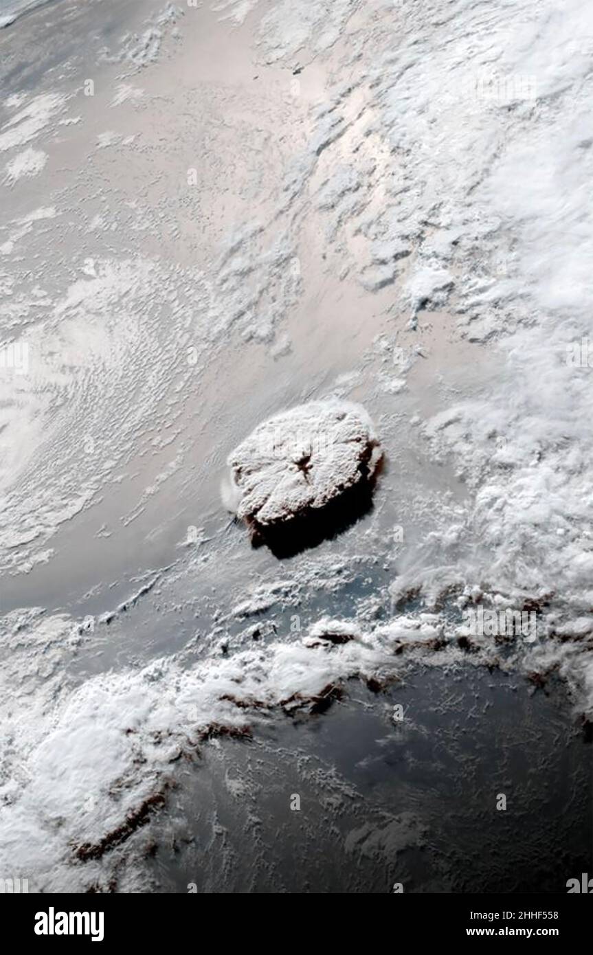 Eruzione del vulcano tonga nel 2022 immagini e fotografie stock ad alta ...