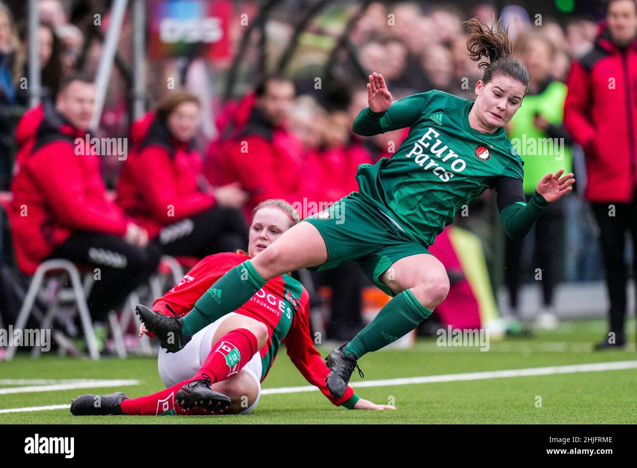 Haarlem - Isa Kagenaar di Feyenoord V1, Cathy Olsthoorn di DSS V1 ...