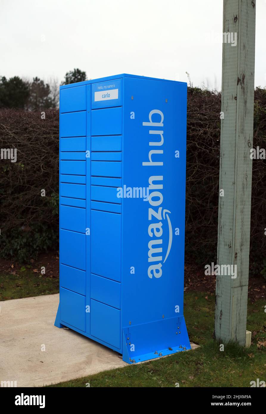 Parcel delivery locker immagini e fotografie stock ad alta risoluzione ...