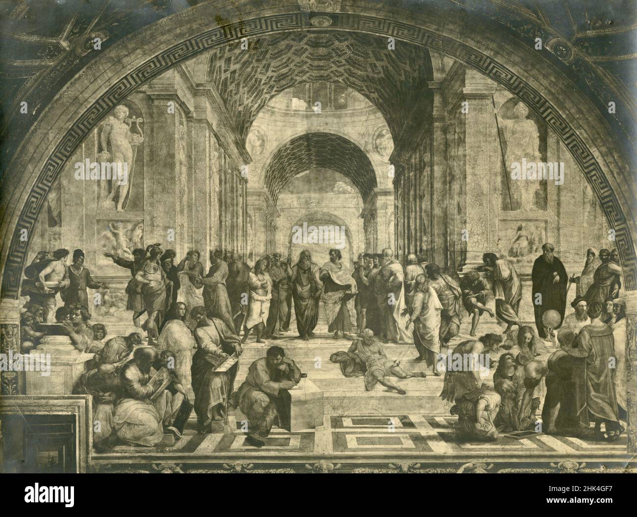 La Scuola di Atene, affresco dell'artista italiano Raffaello, Città del ...