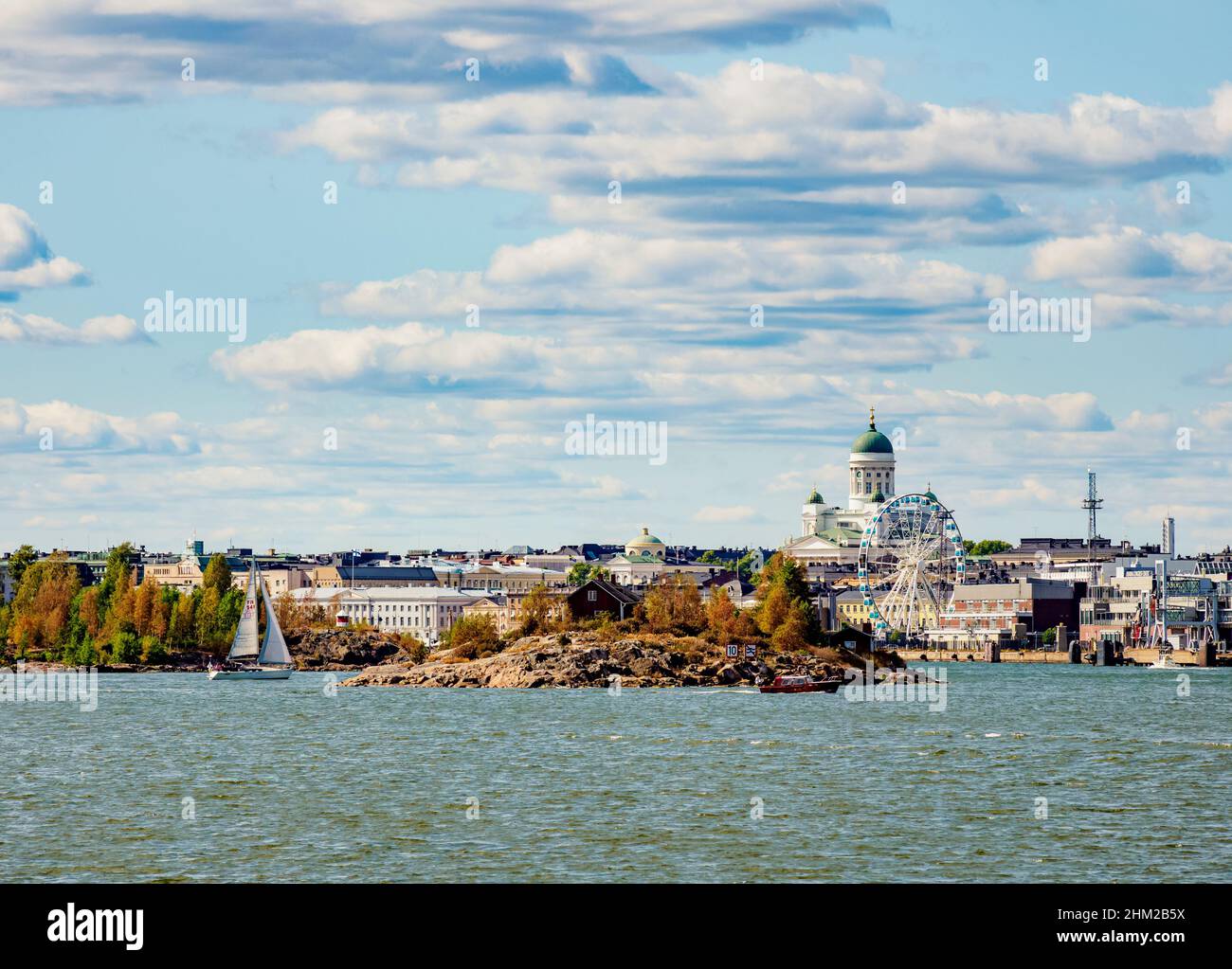 Skyline della ruota panoramica di helsinki immagini e fotografie stock ...
