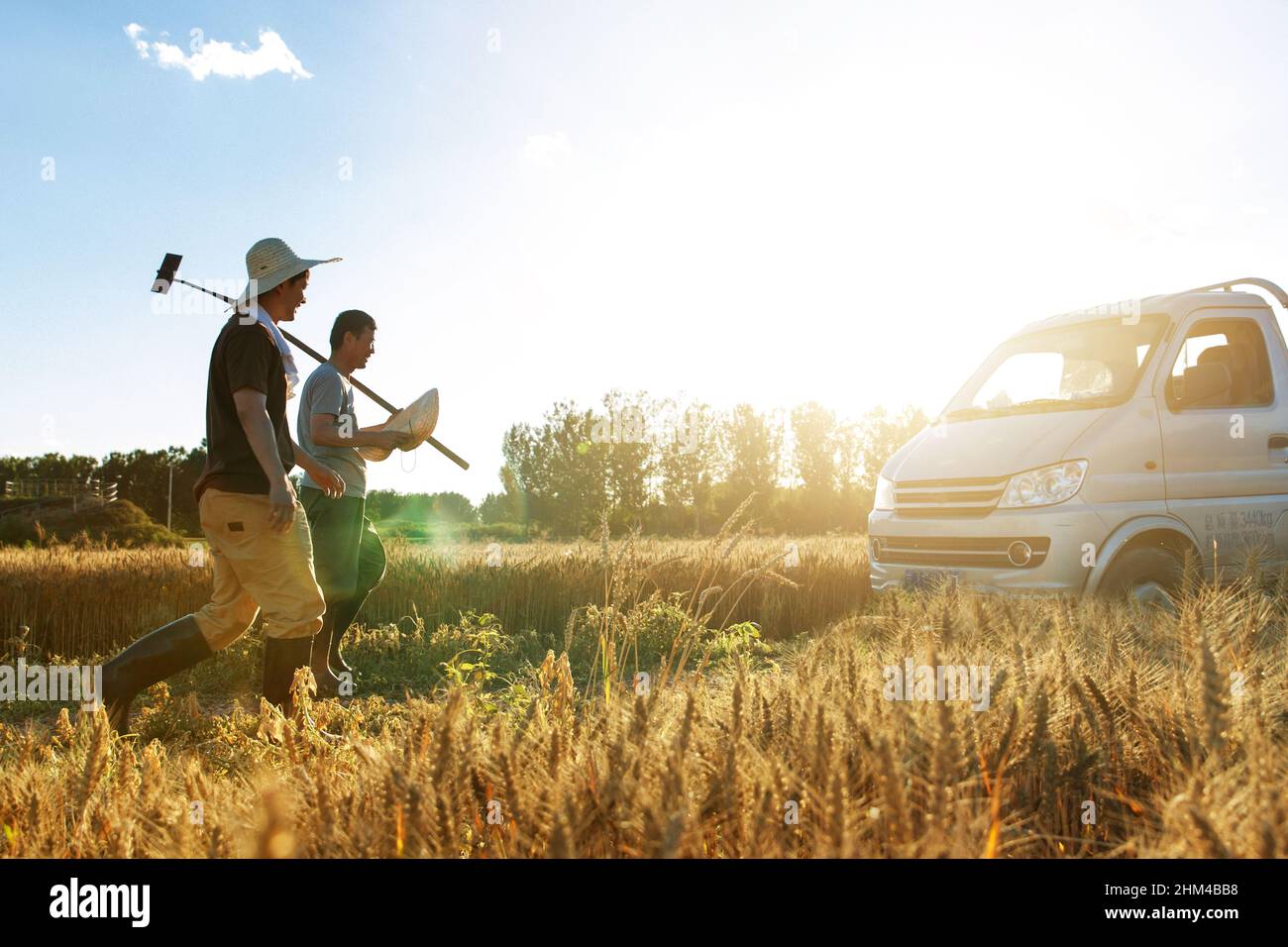 Due giovani contadine immagini e fotografie stock ad alta risoluzione ...