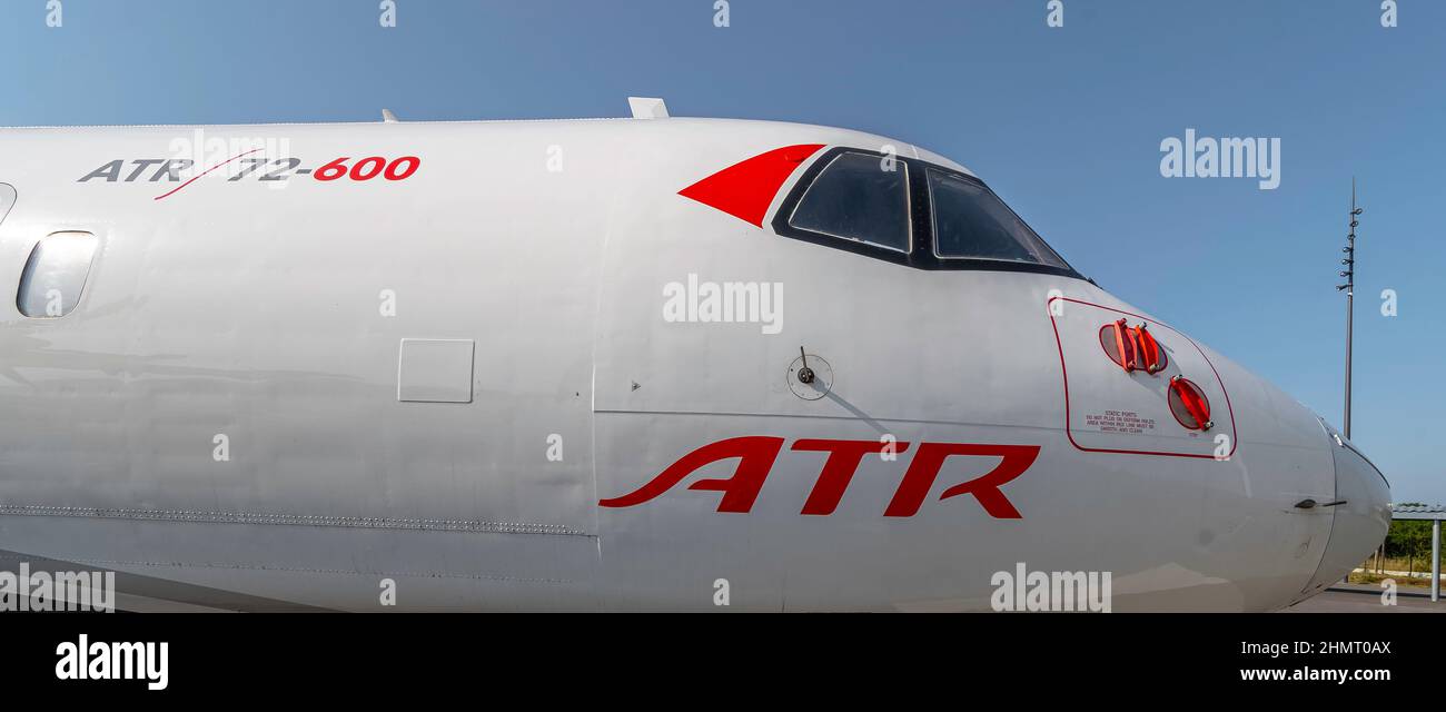 Atr 72 600 cockpit immagini e fotografie stock ad alta risoluzione - Alamy