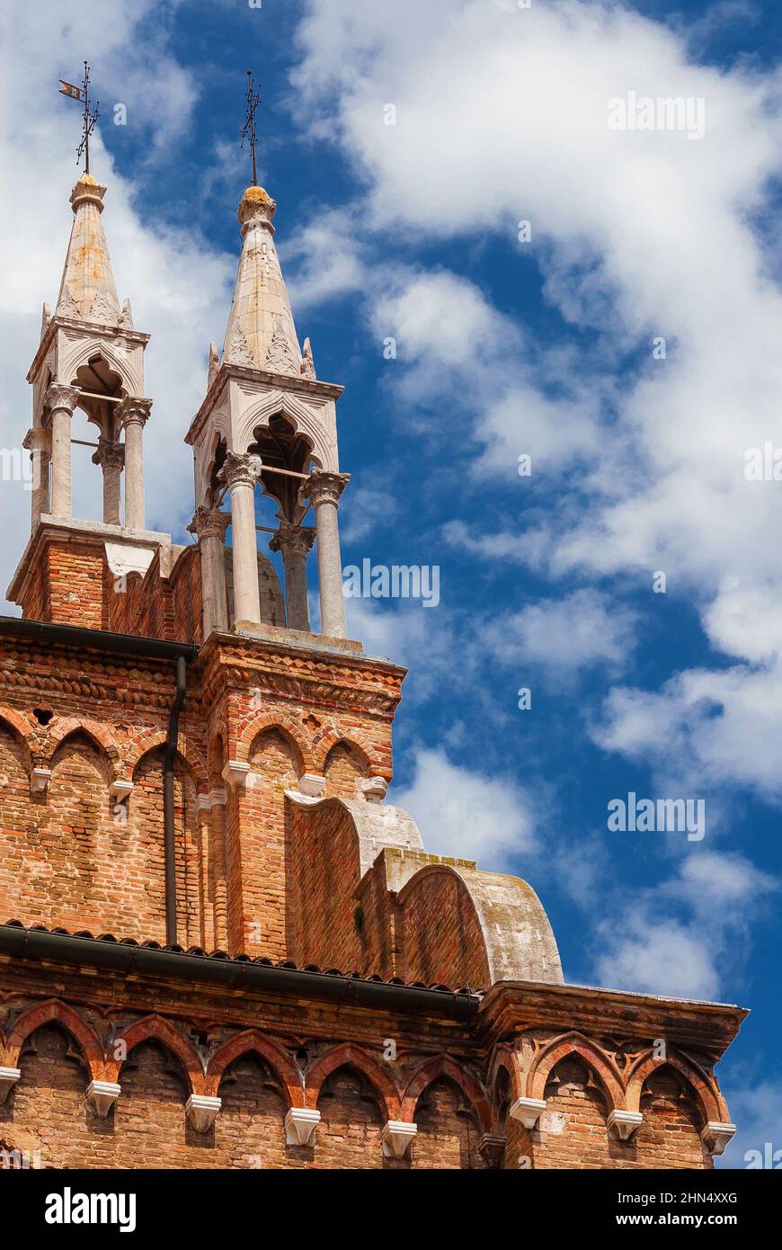 Architettura di arte gotica italiana immagini e fotografie stock ad ...