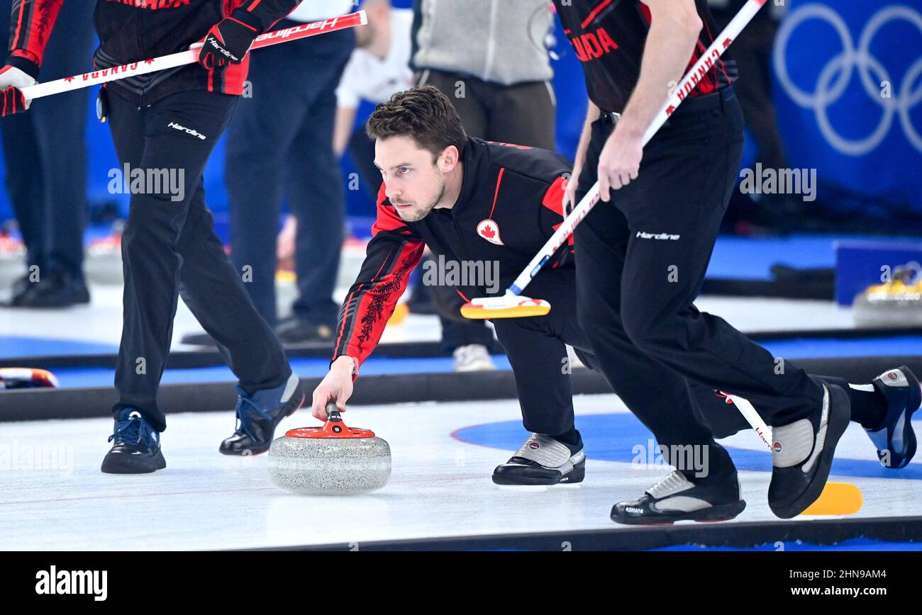 Pechino, Cina. 15th Feb 2022. Brett Gallant of Canada compete durante ...